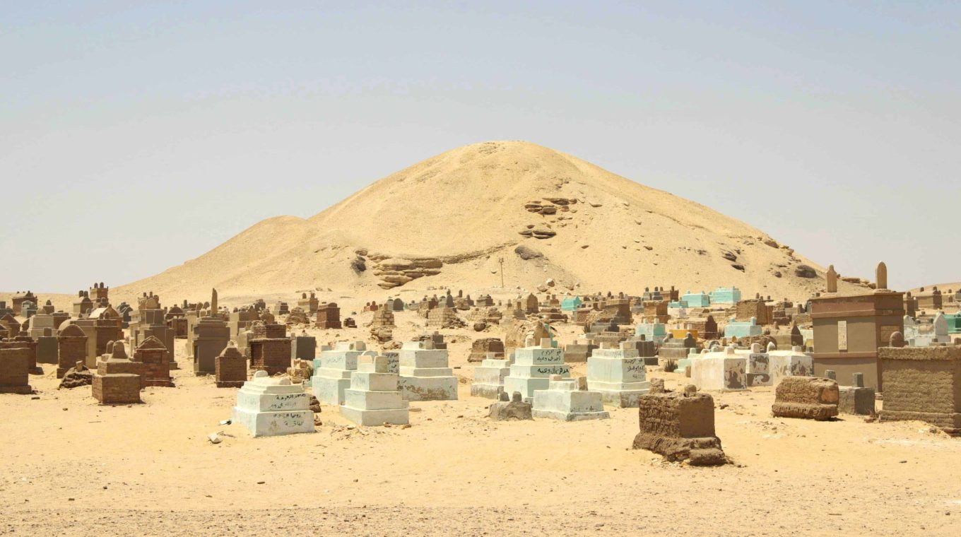 More than 800 tombs found in ancient burial ground - 12StoryLibrary.com